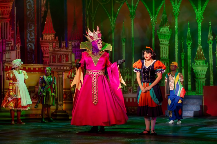 Durban’s Ben as evil panto queen – …..SoSuterBill…..