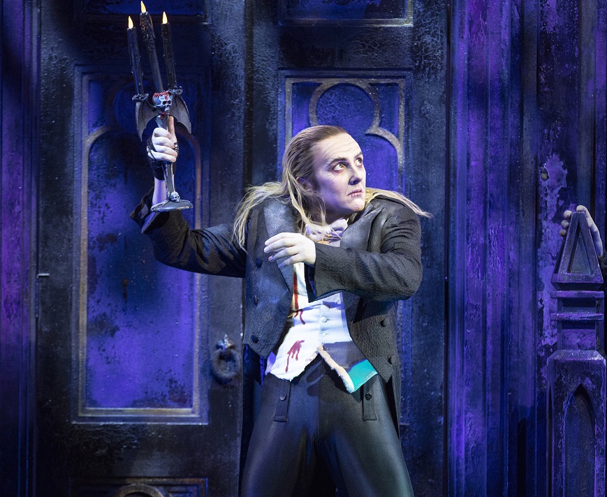 Meet a record-breaking Riff Raff – …..SoSuterBill…..